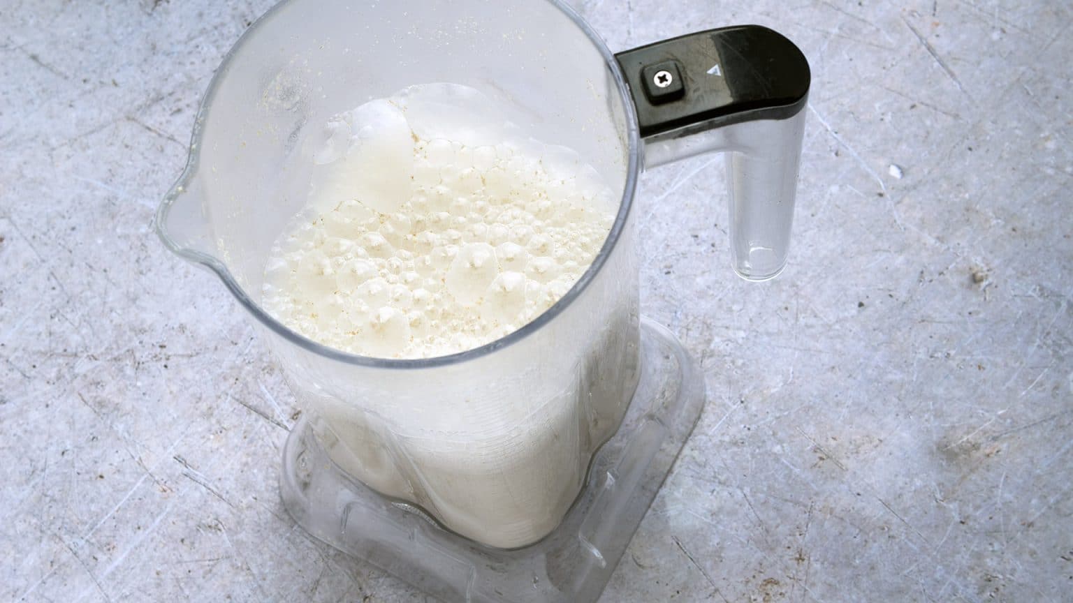 Homemade oat milk | vegan - Cook Veggielicious